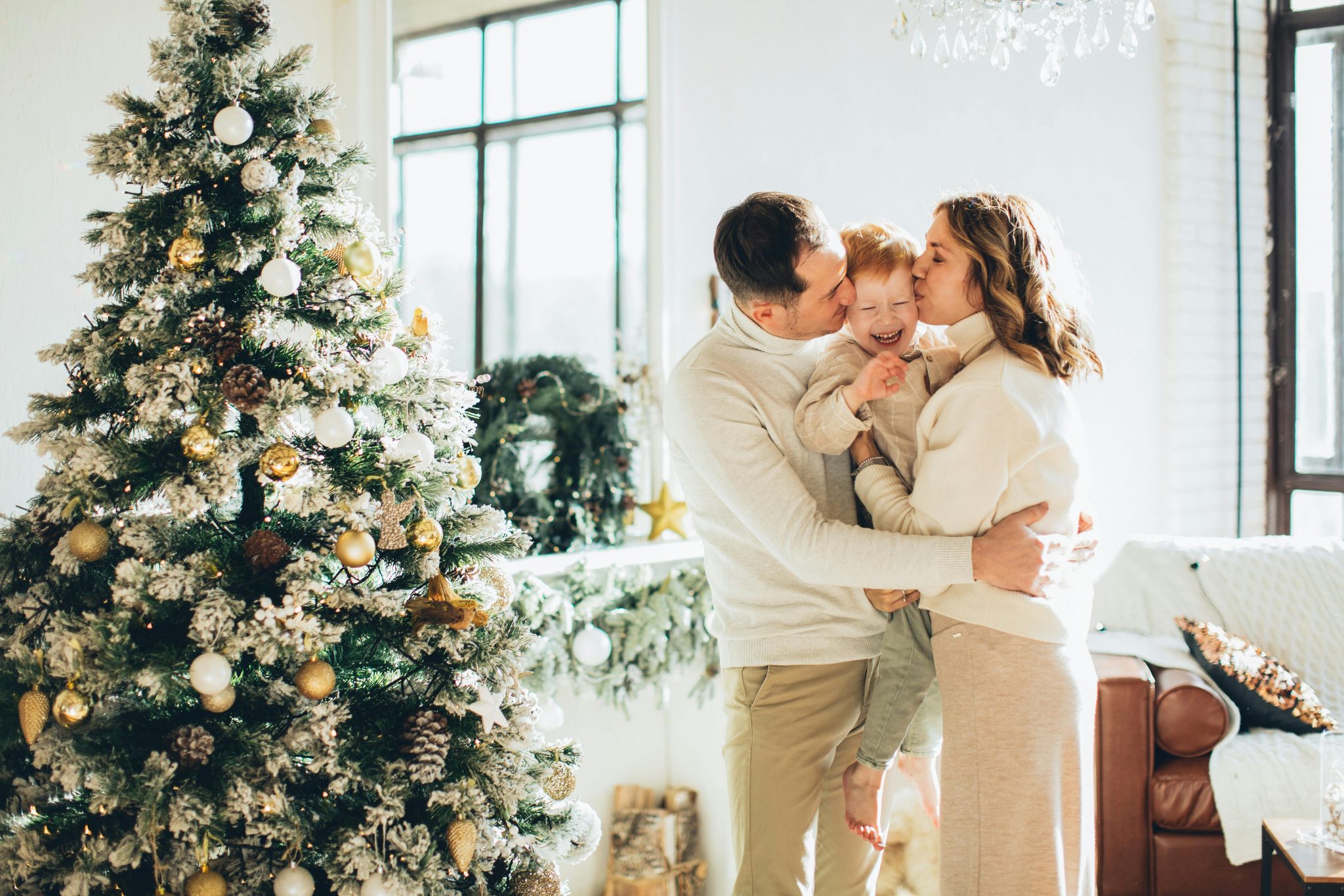 Family Outfit Ideas for Christmas: Festive Looks for Winter Activities ...